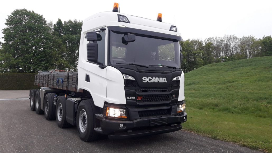 Ombouw Scania XT V8 motor 8x4 naar 10x4 met 10,0-tons gestuurde tussen ...